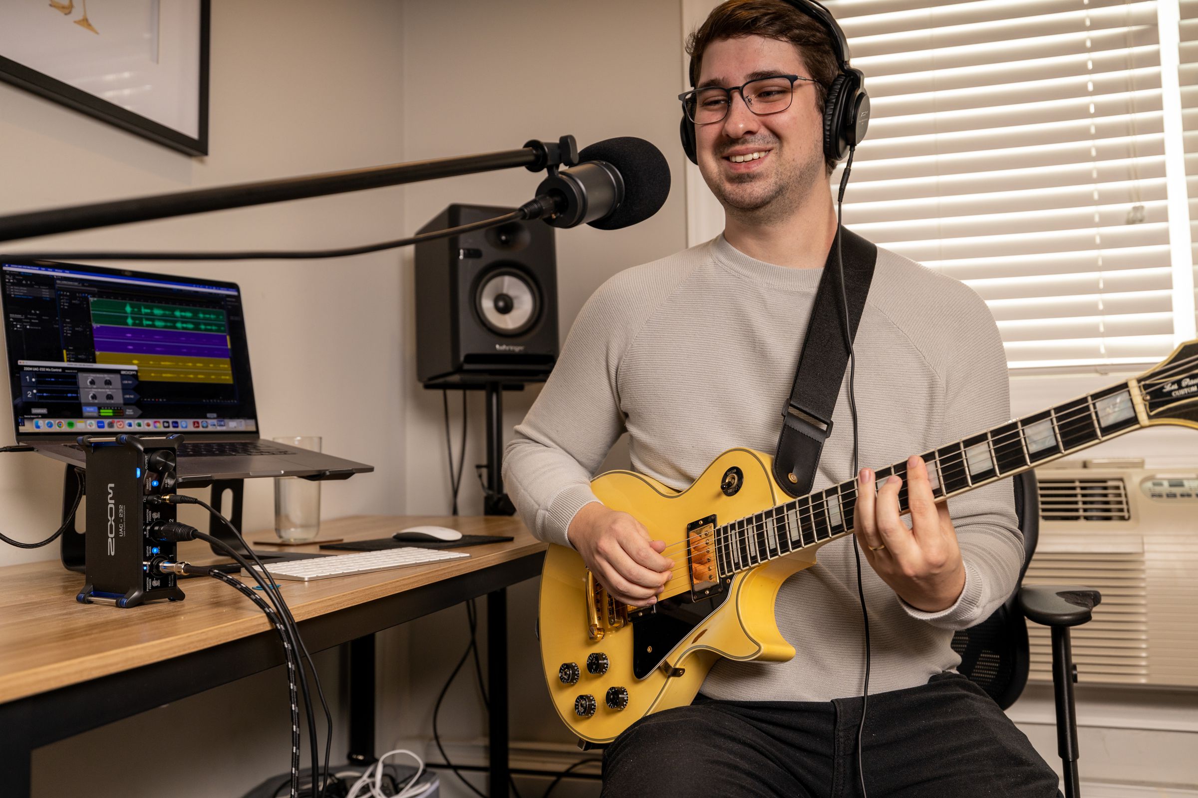 UAC-232 Audio Interface | Buy Now | ZOOM