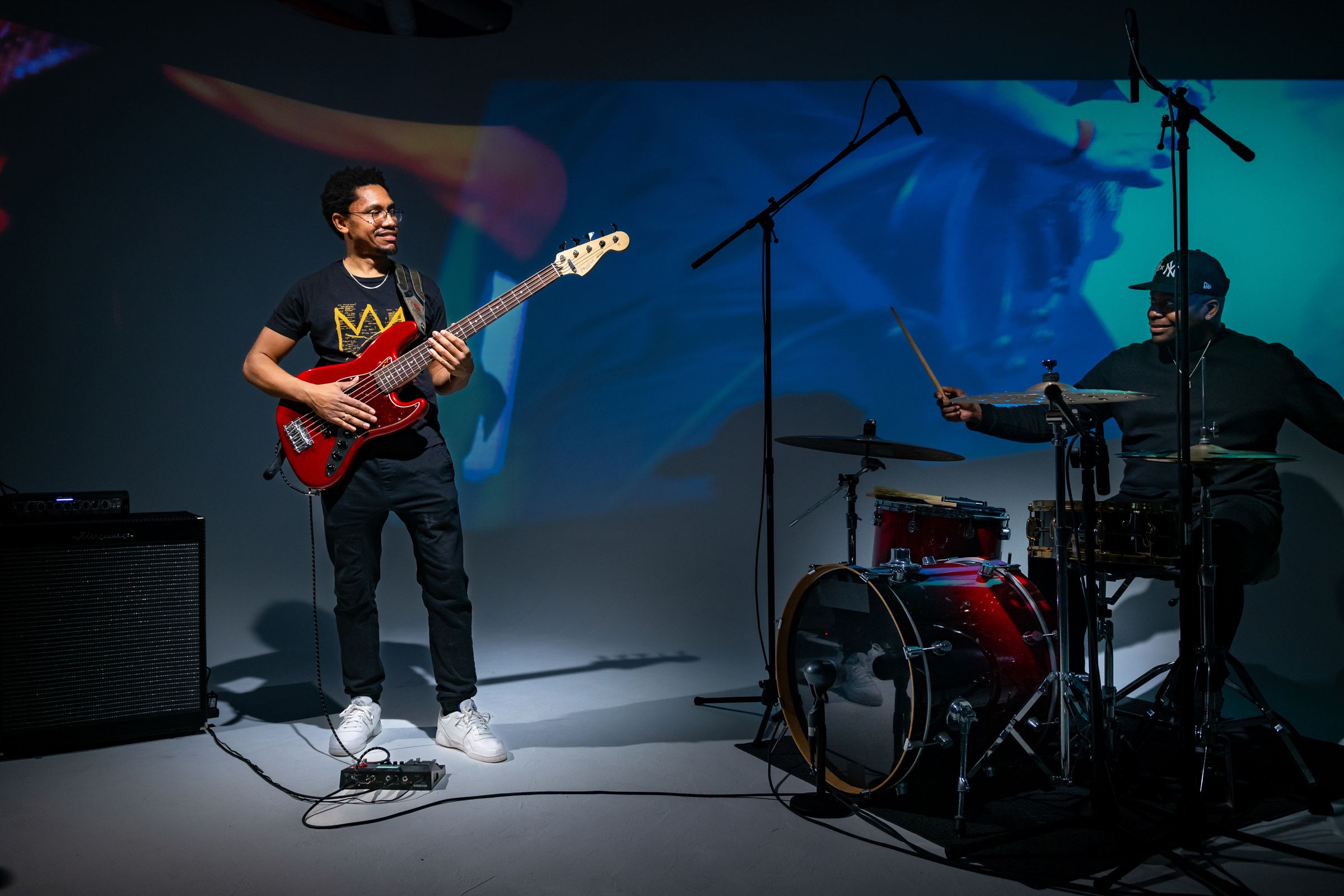 B2 Four Effects and Amp Emulator | ZOOM