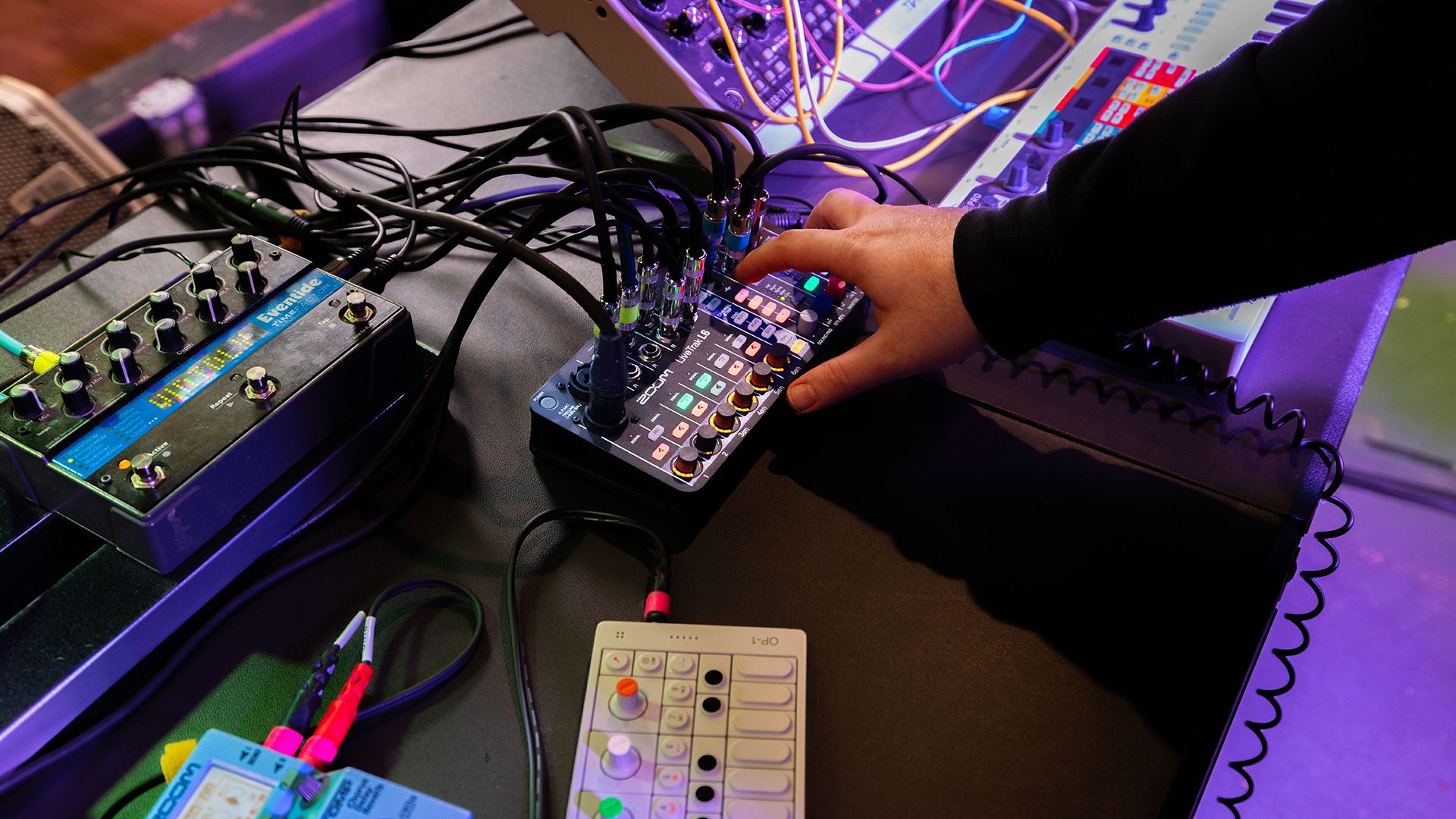 LiveTrak L6 10 Track Digital Mixer/Recorder | Buy Now | ZOOM